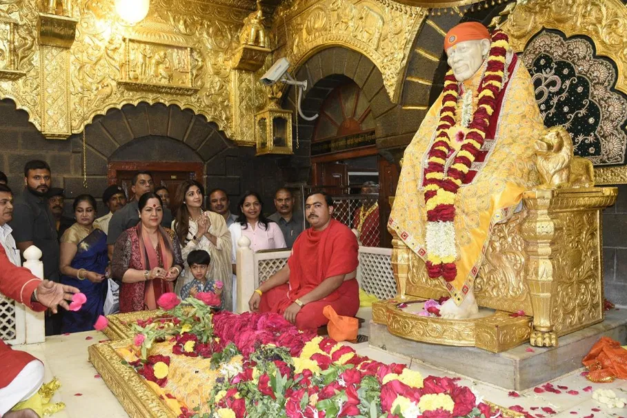 Shirdi Sightseeing Tour From Mumbai | Tours & Travel Packages | Alike
